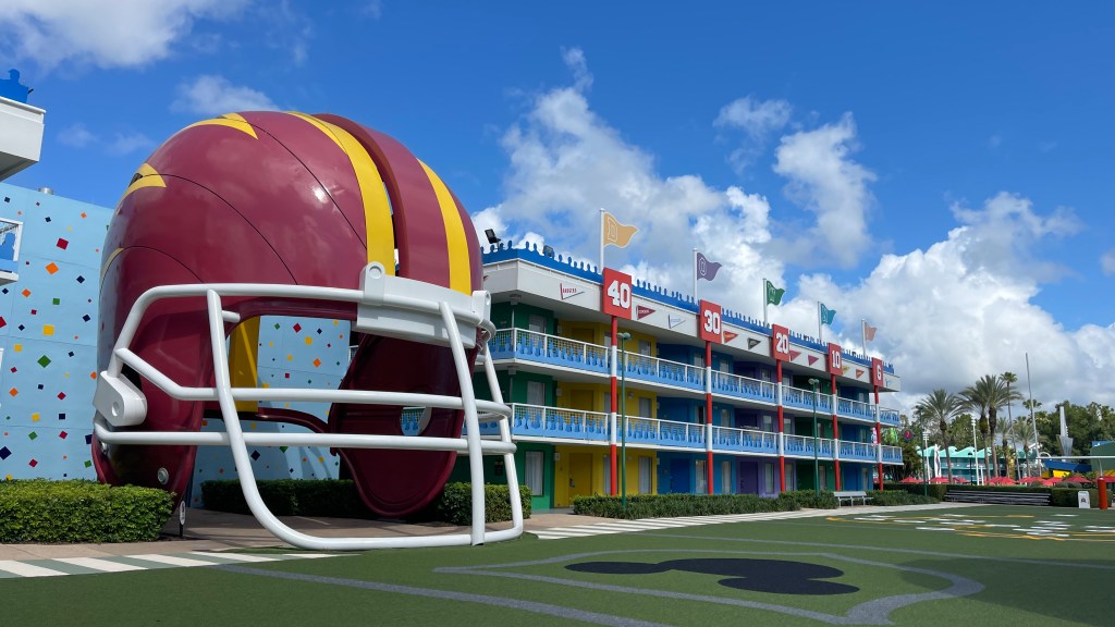 Disney - Disney's All-Star Sports Resort - Sunshine & Sand Dollars